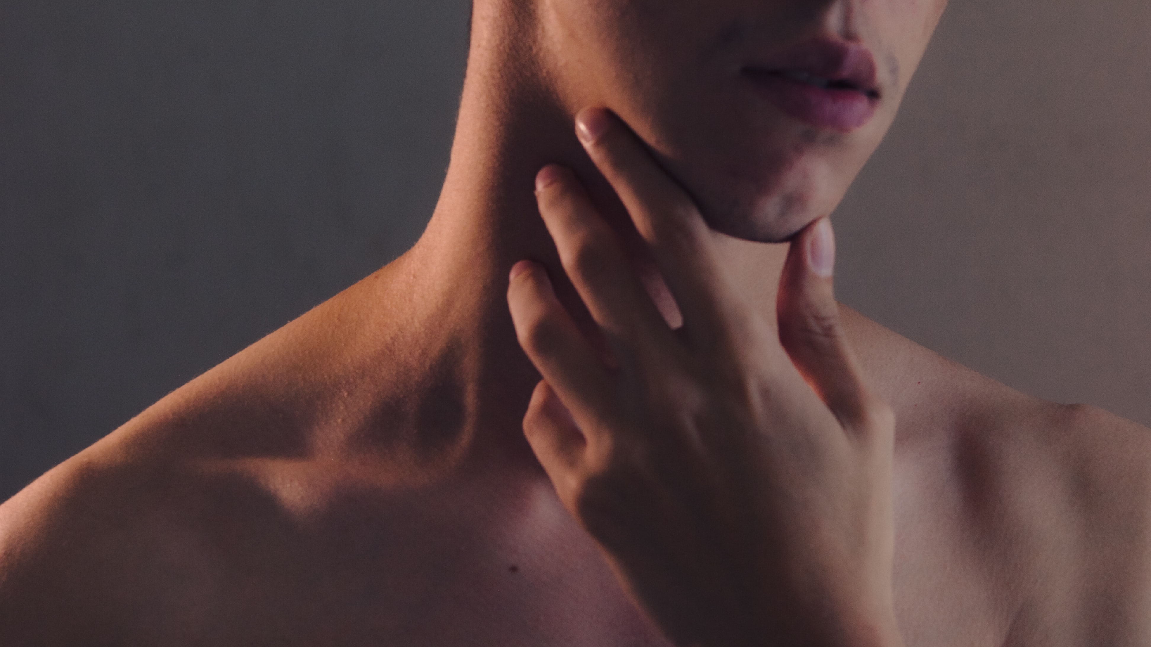 Tipos de dolor de cuello, ejercicios y tratamiento para aliviarlo